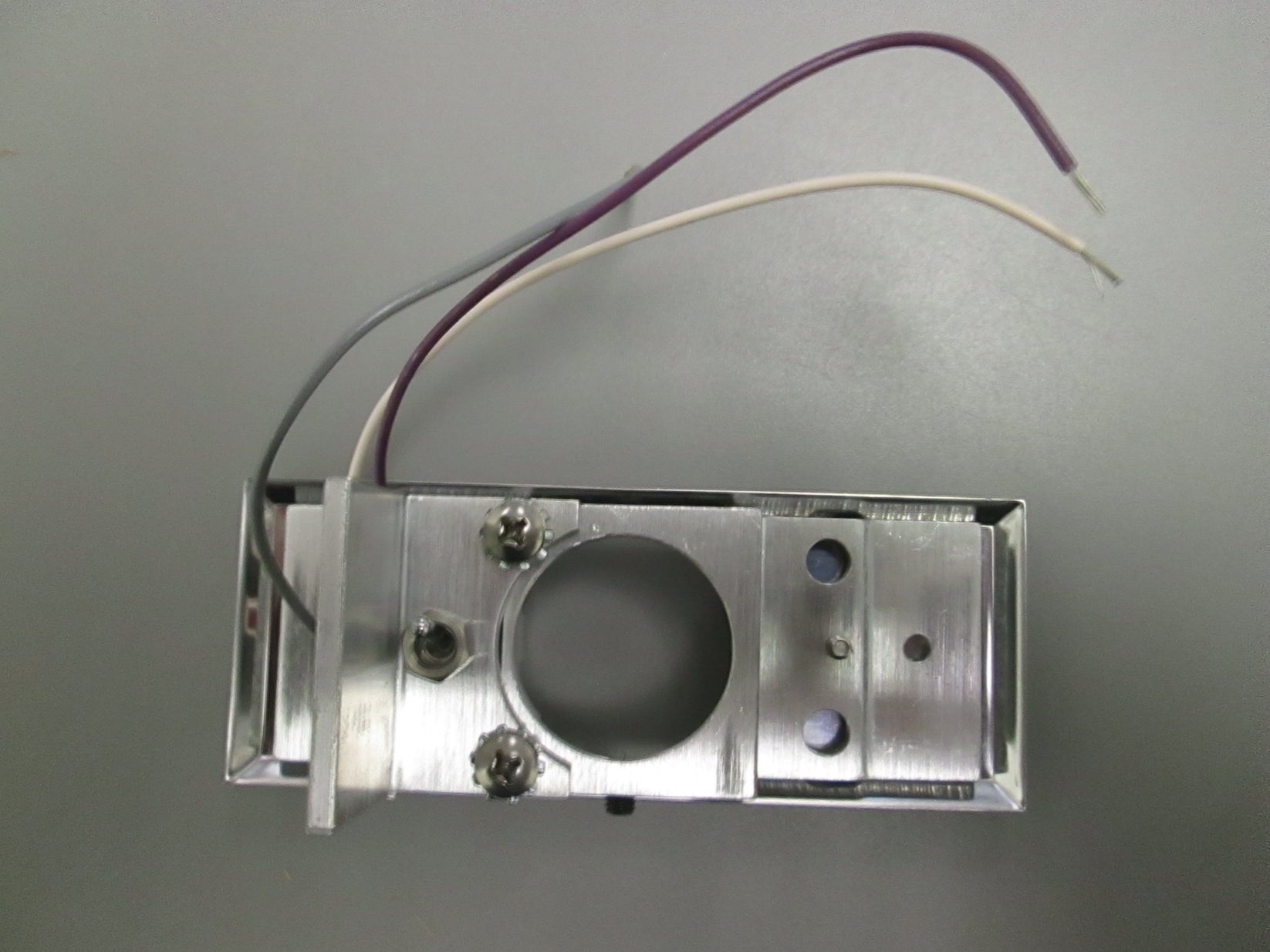 Locknetics 754-04 Entry Level Key Switch Narrow Faceplate SPDT – Anne's ...